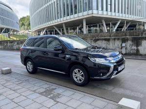 Melns Mitsubishi Outlander 2019 Viļņa, ar dzinēja tilpumu 2.36 L un nobraukumu 225 tūkst. km par 14999 €, foto 4 vietnē AUTOMOTO.COM.LV