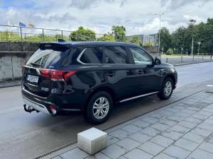 Melns Mitsubishi Outlander 2019 Viļņa, ar dzinēja tilpumu 2.36 L un nobraukumu 225 tūkst. km par 14999 €, foto 5 vietnē AUTOMOTO.COM.LV