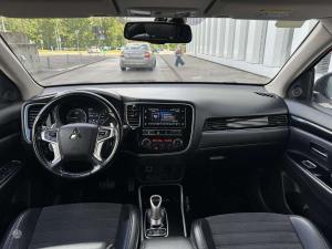 Melns Mitsubishi Outlander 2019 Viļņa, ar dzinēja tilpumu 2.36 L un nobraukumu 225 tūkst. km par 14999 €, foto 12 vietnē AUTOMOTO.COM.LV