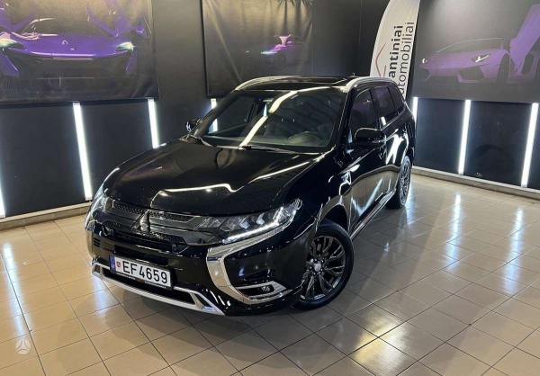 Black Mitsubishi Outlander 2019 in Vilnius, with an engine capacity of 2.40 L and mileage of 152 thousand km for 17250 €, photo 1 on AUTOMOTO.COM.LV