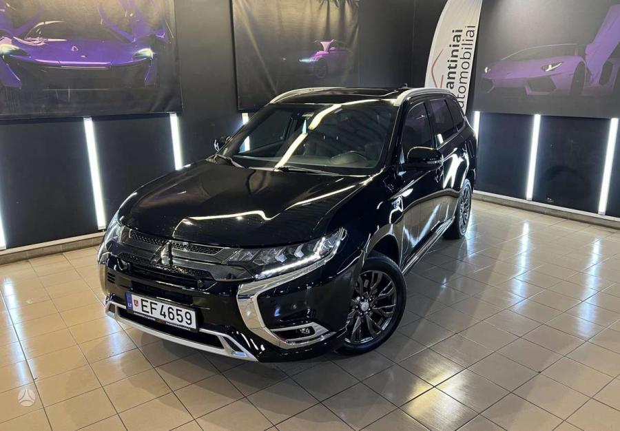 Melns Mitsubishi Outlander 2019 Viļņa, ar dzinēja tilpumu 2.40 L un nobraukumu 152 tūkst. km par 17250 €, foto 1 vietnē AUTOMOTO.COM.LV