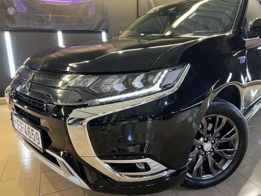 Melns Mitsubishi Outlander 2019 Viļņa, ar dzinēja tilpumu 2.40 L un nobraukumu 152 tūkst. km par 17250 €, foto 5 vietnē AUTOMOTO.COM.LV