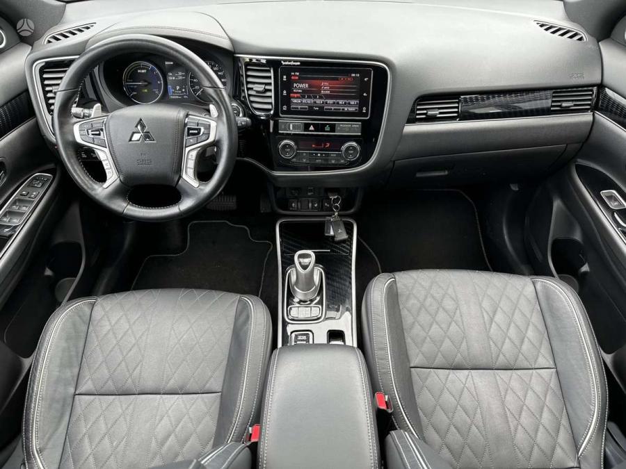 Melns Mitsubishi Outlander 2019 Viļņa, ar dzinēja tilpumu 2.40 L un nobraukumu 152 tūkst. km par 17250 €, foto 8 vietnē AUTOMOTO.COM.LV