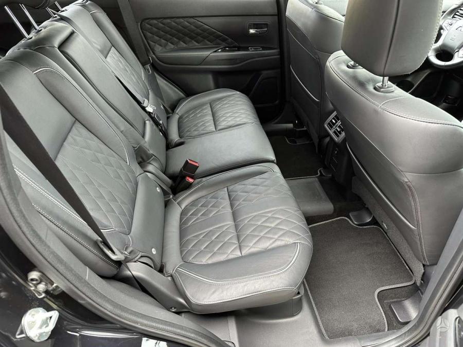 Melns Mitsubishi Outlander 2019 Viļņa, ar dzinēja tilpumu 2.40 L un nobraukumu 152 tūkst. km par 17250 €, foto 11 vietnē AUTOMOTO.COM.LV