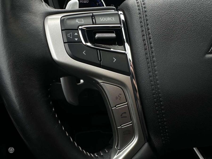 Melns Mitsubishi Outlander 2019 Viļņa, ar dzinēja tilpumu 2.40 L un nobraukumu 152 tūkst. km par 17250 €, foto 16 vietnē AUTOMOTO.COM.LV