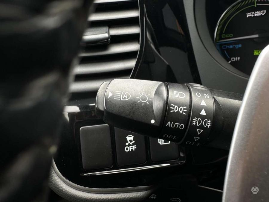 Melns Mitsubishi Outlander 2019 Viļņa, ar dzinēja tilpumu 2.40 L un nobraukumu 152 tūkst. km par 17250 €, foto 18 vietnē AUTOMOTO.COM.LV