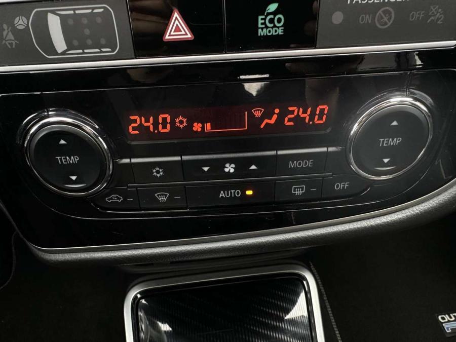 Melns Mitsubishi Outlander 2019 Viļņa, ar dzinēja tilpumu 2.40 L un nobraukumu 152 tūkst. km par 17250 €, foto 24 vietnē AUTOMOTO.COM.LV