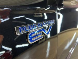 Black Mitsubishi Outlander 2019 in Avizieniai, with an engine capacity of 2.40 L and mileage of 152 thousand km for 17250 €, photo 4 on AUTOMOTO.COM.LV
