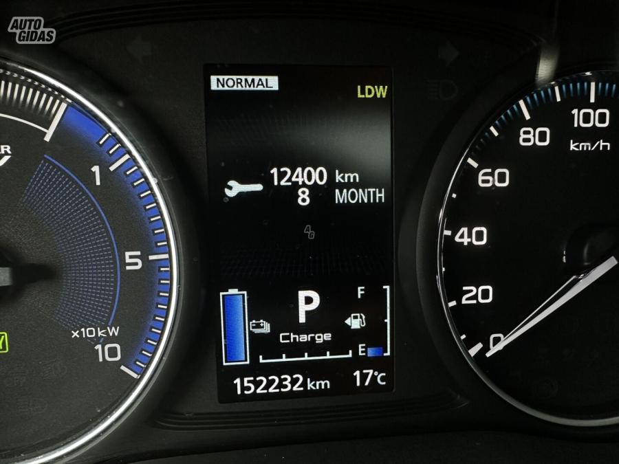 Black Mitsubishi Outlander 2019 in Avizieniai, with an engine capacity of 2.40 L and mileage of 152 thousand km for 17250 €, photo 15 on AUTOMOTO.COM.LV