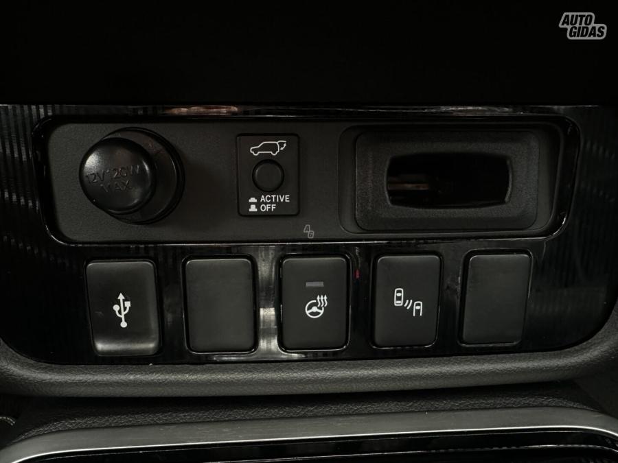 Black Mitsubishi Outlander 2019 in Avizieniai, with an engine capacity of 2.40 L and mileage of 152 thousand km for 17250 €, photo 25 on AUTOMOTO.COM.LV