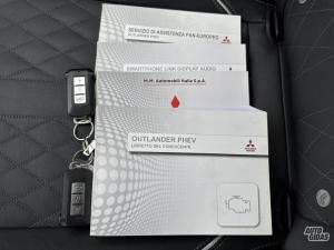 Black Mitsubishi Outlander 2019 in Avizieniai, with an engine capacity of 2.40 L and mileage of 152 thousand km for 17250 €, photo 32 on AUTOMOTO.COM.LV