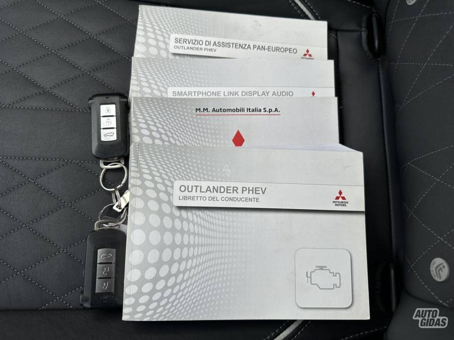 Black Mitsubishi Outlander 2019 in Avizieniai, with an engine capacity of 2.40 L and mileage of 152 thousand km for 17250 €, photo 32 on AUTOMOTO.COM.LV
