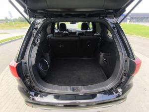 Black Mitsubishi Outlander 2019 in Vilnius, with an engine capacity of 2.36 L and mileage of 111 thousand km for 16750 €, photo 14 on AUTOMOTO.COM.LV