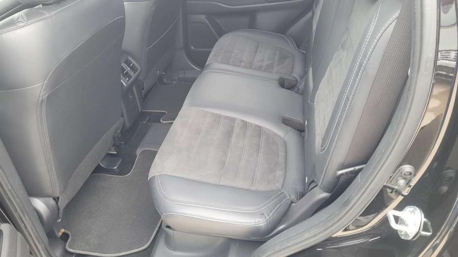 Black Mitsubishi Outlander 2019 in Siauliai, with an engine capacity of 2.00 L and mileage of 134 thousand km for 15200 €, photo 13 on AUTOMOTO.COM.LV