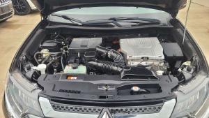 Black Mitsubishi Outlander 2019 in Siauliai, with an engine capacity of 2.00 L and mileage of 134 thousand km for 15200 €, photo 25 on AUTOMOTO.COM.LV