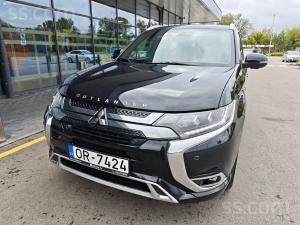 Melns Mitsubishi Outlander 2019 Rīga, ar dzinēja tilpumu 2.40 L un nobraukumu 237 tūkst. km par 15600 €, foto 3 vietnē AUTOMOTO.COM.LV