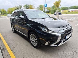 Melns Mitsubishi Outlander 2019 Rīga, ar dzinēja tilpumu 2.40 L un nobraukumu 237 tūkst. km par 15600 €, foto 4 vietnē AUTOMOTO.COM.LV