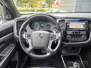 Melns Mitsubishi Outlander 2019 Rīga, ar dzinēja tilpumu 2.40 L un nobraukumu 237 tūkst. km par 15600 €, foto 10 vietnē AUTOMOTO.COM.LV