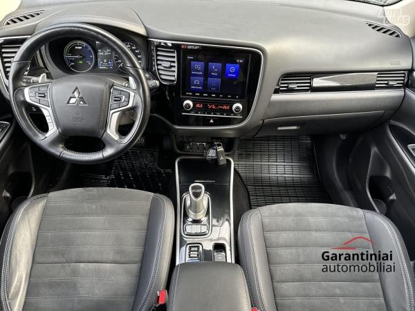 Melns Mitsubishi Outlander 2020 Avižieniai, ar dzinēja tilpumu 2.40 L un nobraukumu 85 tūkst. km par 21450 €, foto 3 vietnē AUTOMOTO.COM.LV