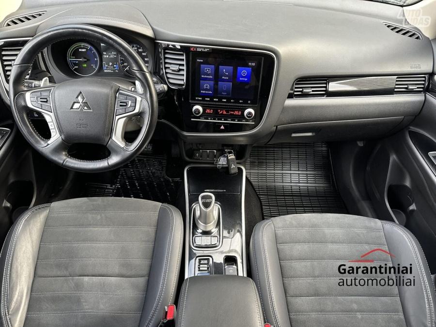 Melns Mitsubishi Outlander 2020 Avižieniai, ar dzinēja tilpumu 2.40 L un nobraukumu 85 tūkst. km par 21450 €, foto 3 vietnē AUTOMOTO.COM.LV