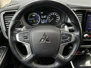 Melns Mitsubishi Outlander 2020 Avižieniai, ar dzinēja tilpumu 2.40 L un nobraukumu 85 tūkst. km par 21450 €, foto 6 vietnē AUTOMOTO.COM.LV