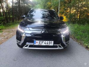 Melns Mitsubishi Outlander 2020 Viļņa, ar dzinēja tilpumu 2.36 L un nobraukumu 105 tūkst. km par 16999 €, foto 3 vietnē AUTOMOTO.COM.LV