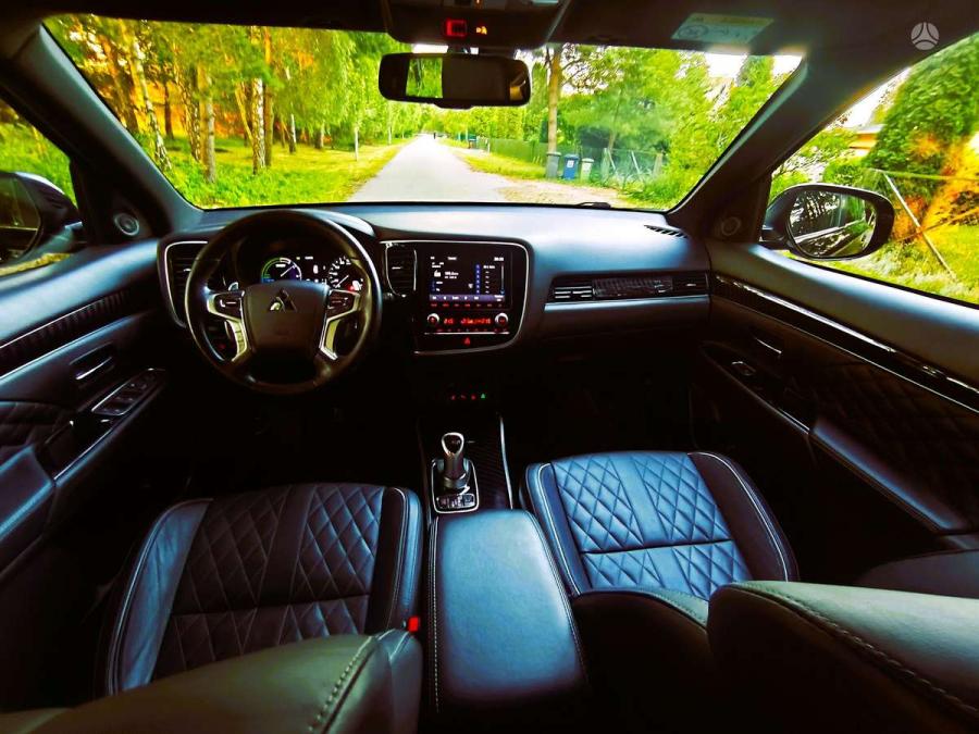 Melns Mitsubishi Outlander 2020 Viļņa, ar dzinēja tilpumu 2.36 L un nobraukumu 105 tūkst. km par 16999 €, foto 16 vietnē AUTOMOTO.COM.LV