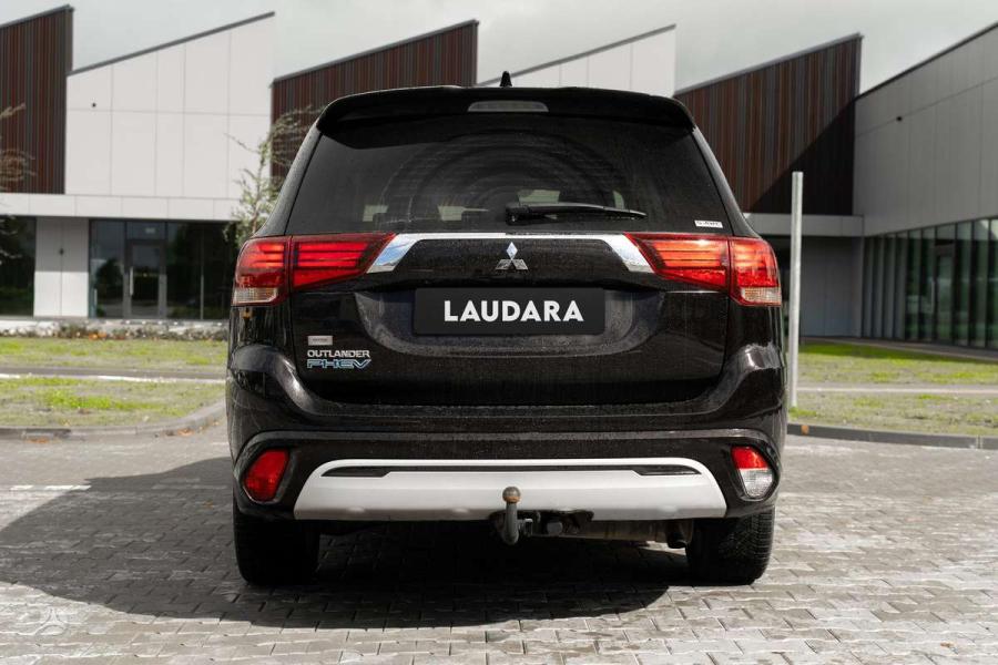 Melns Mitsubishi Outlander 2020 Viļņa, ar dzinēja tilpumu 2.00 L un nobraukumu 106 tūkst. km par 17500 €, foto 6 vietnē AUTOMOTO.COM.LV