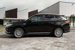 Melns Mitsubishi Outlander 2020 Viļņa, ar dzinēja tilpumu 2.00 L un nobraukumu 106 tūkst. km par 17500 €, foto 9 vietnē AUTOMOTO.COM.LV