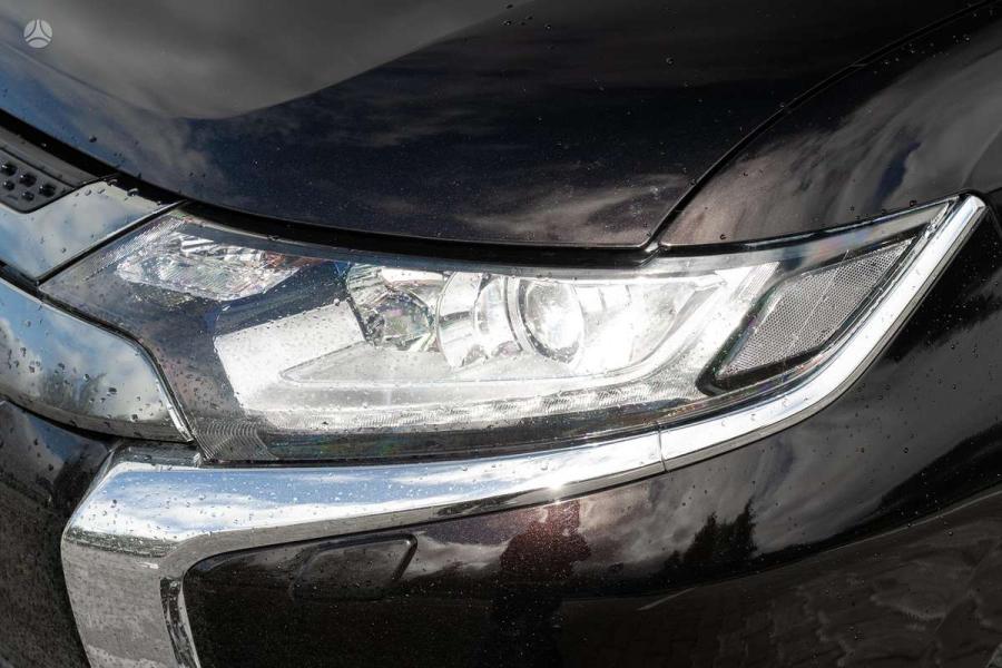 Melns Mitsubishi Outlander 2020 Viļņa, ar dzinēja tilpumu 2.00 L un nobraukumu 106 tūkst. km par 17500 €, foto 12 vietnē AUTOMOTO.COM.LV