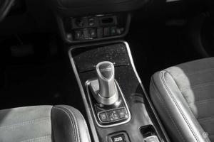 Melns Mitsubishi Outlander 2020 Viļņa, ar dzinēja tilpumu 2.00 L un nobraukumu 106 tūkst. km par 17500 €, foto 25 vietnē AUTOMOTO.COM.LV