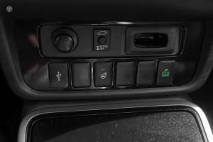 Melns Mitsubishi Outlander 2020 Viļņa, ar dzinēja tilpumu 2.00 L un nobraukumu 106 tūkst. km par 17500 €, foto 27 vietnē AUTOMOTO.COM.LV