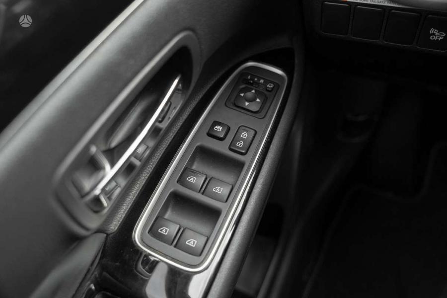 Melns Mitsubishi Outlander 2020 Viļņa, ar dzinēja tilpumu 2.00 L un nobraukumu 106 tūkst. km par 17500 €, foto 28 vietnē AUTOMOTO.COM.LV