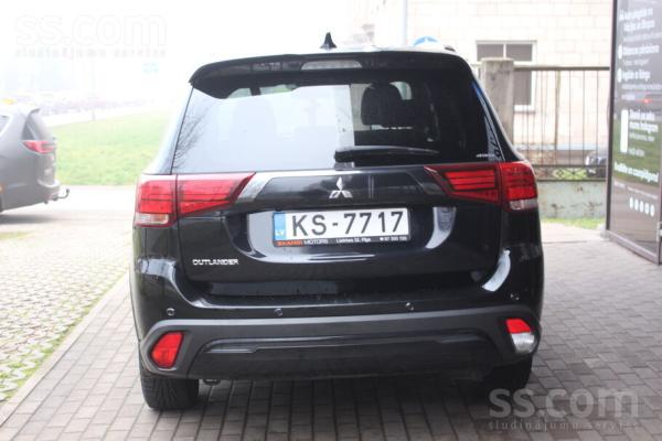 Melns Mitsubishi Outlander 2021 Rīga, ar dzinēja tilpumu 2.00 L un nobraukumu 62 tūkst. km par 19990 €, foto 5 vietnē AUTOMOTO.COM.LV
