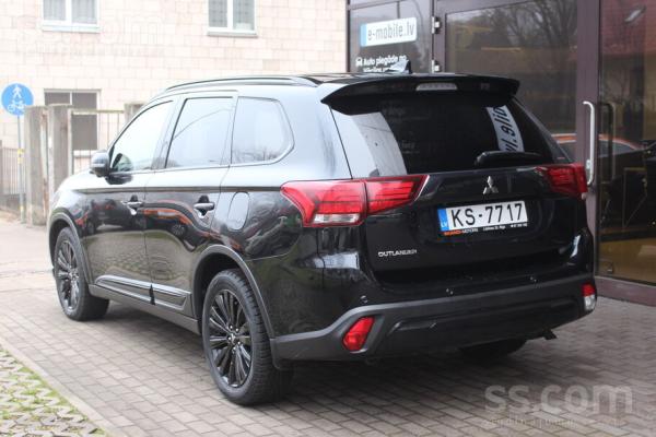 Melns Mitsubishi Outlander 2021 Rīga, ar dzinēja tilpumu 2.00 L un nobraukumu 62 tūkst. km par 19990 €, foto 6 vietnē AUTOMOTO.COM.LV