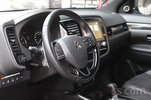 Melns Mitsubishi Outlander 2021 Rīga, ar dzinēja tilpumu 2.00 L un nobraukumu 62 tūkst. km par 19990 €, foto 7 vietnē AUTOMOTO.COM.LV