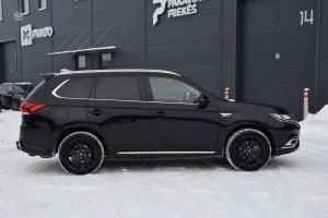 Melns Mitsubishi Outlander 2021 Viļņa, ar dzinēja tilpumu 2.36 L un nobraukumu 215 tūkst. km par 17500 €, foto 11 vietnē AUTOMOTO.COM.LV