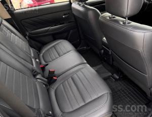 Black Mitsubishi Outlander 2021 in Ventspils, with an engine capacity of 2.40 L and mileage of 83 thousand km for 22650 €, photo 3 on AUTOMOTO.COM.LV