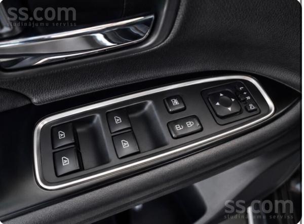 Black Mitsubishi Outlander 2021 in Ventspils, with an engine capacity of 2.40 L and mileage of 83 thousand km for 22650 €, photo 8 on AUTOMOTO.COM.LV