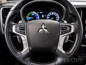 Black Mitsubishi Outlander 2021 in Ventspils, with an engine capacity of 2.40 L and mileage of 83 thousand km for 22650 €, photo 11 on AUTOMOTO.COM.LV
