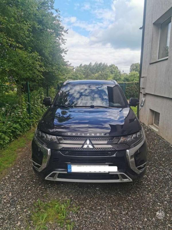Melns Mitsubishi Outlander 2021 Kauņa, ar dzinēja tilpumu 2.36 L un nobraukumu 81 tūkst. km par 21500 €, foto 1 vietnē AUTOMOTO.COM.LV