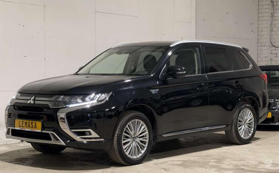 Melns Mitsubishi Outlander 2021 Klaipėda, ar dzinēja tilpumu 2.36 L un nobraukumu 54 tūkst. km par 21500 €, foto 10 vietnē AUTOMOTO.COM.LV