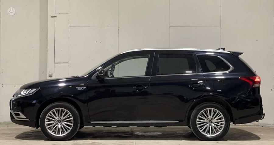 Melns Mitsubishi Outlander 2021 Klaipėda, ar dzinēja tilpumu 2.36 L un nobraukumu 54 tūkst. km par 21500 €, foto 14 vietnē AUTOMOTO.COM.LV