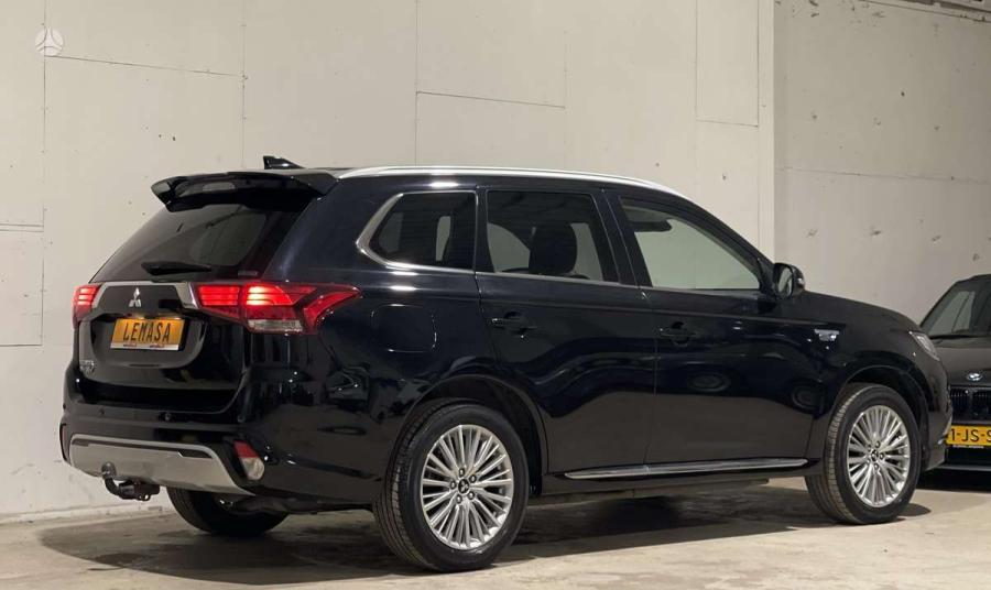 Melns Mitsubishi Outlander 2021 Klaipėda, ar dzinēja tilpumu 2.36 L un nobraukumu 54 tūkst. km par 21500 €, foto 15 vietnē AUTOMOTO.COM.LV