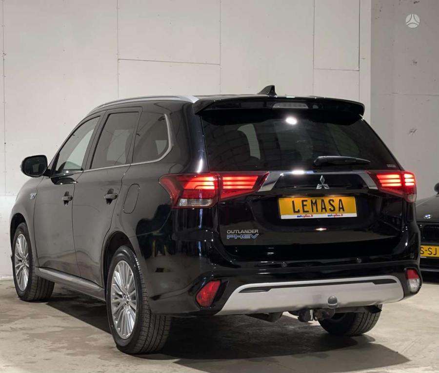 Melns Mitsubishi Outlander 2021 Klaipėda, ar dzinēja tilpumu 2.36 L un nobraukumu 54 tūkst. km par 21500 €, foto 19 vietnē AUTOMOTO.COM.LV