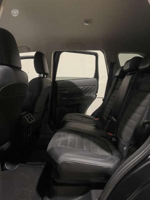 Melns Mitsubishi Outlander 2021 Klaipėda, ar dzinēja tilpumu 2.36 L un nobraukumu 54 tūkst. km par 21500 €, foto 25 vietnē AUTOMOTO.COM.LV