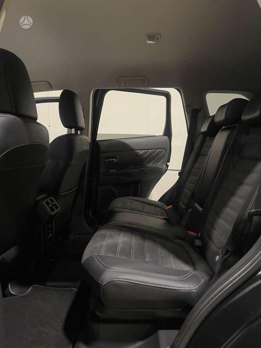 Melns Mitsubishi Outlander 2021 Klaipėda, ar dzinēja tilpumu 2.36 L un nobraukumu 54 tūkst. km par 21500 €, foto 25 vietnē AUTOMOTO.COM.LV