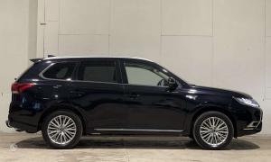 Melns Mitsubishi Outlander 2021 Klaipėda, ar dzinēja tilpumu 2.36 L un nobraukumu 54 tūkst. km par 21500 €, foto 29 vietnē AUTOMOTO.COM.LV