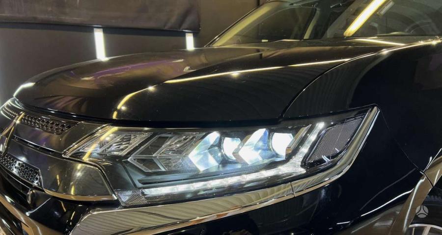 Melns Mitsubishi Outlander 2021 Viļņa, ar dzinēja tilpumu 2.40 L un nobraukumu 140 tūkst. km par 19950 €, foto 5 vietnē AUTOMOTO.COM.LV