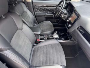 Melns Mitsubishi Outlander 2021 Viļņa, ar dzinēja tilpumu 2.40 L un nobraukumu 140 tūkst. km par 19950 €, foto 8 vietnē AUTOMOTO.COM.LV